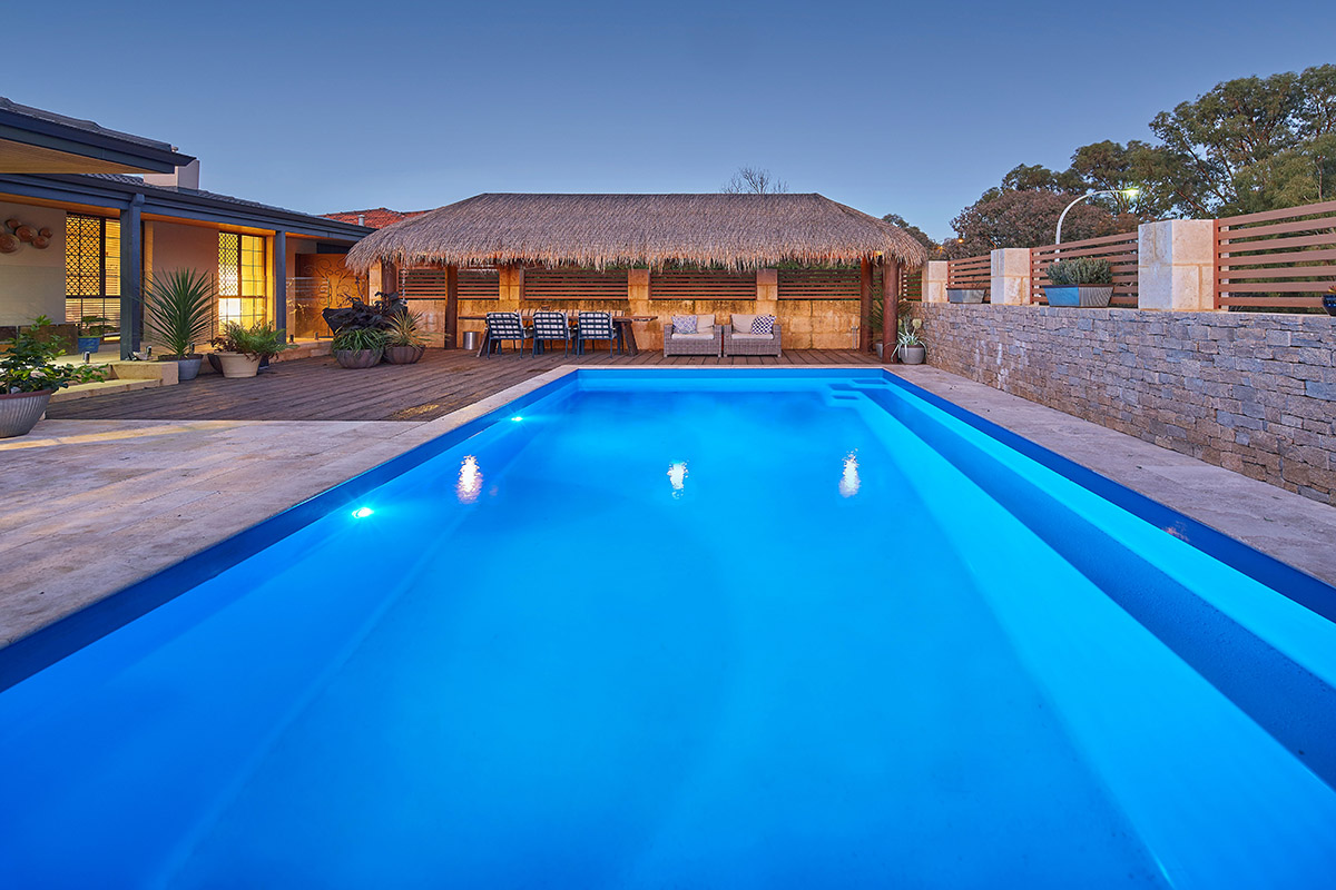The Hampton 8m x 4m Swimming Pool