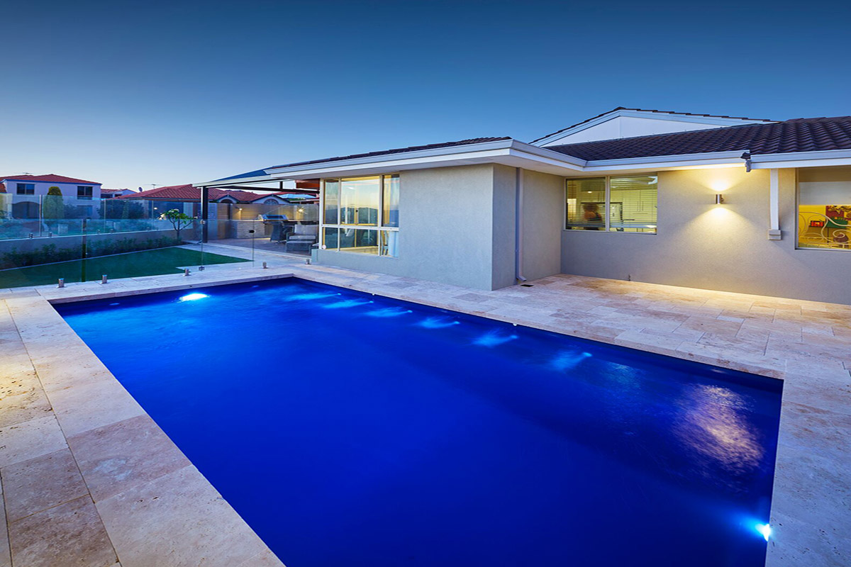 The Hampton 7m x 4m Swimming Pool