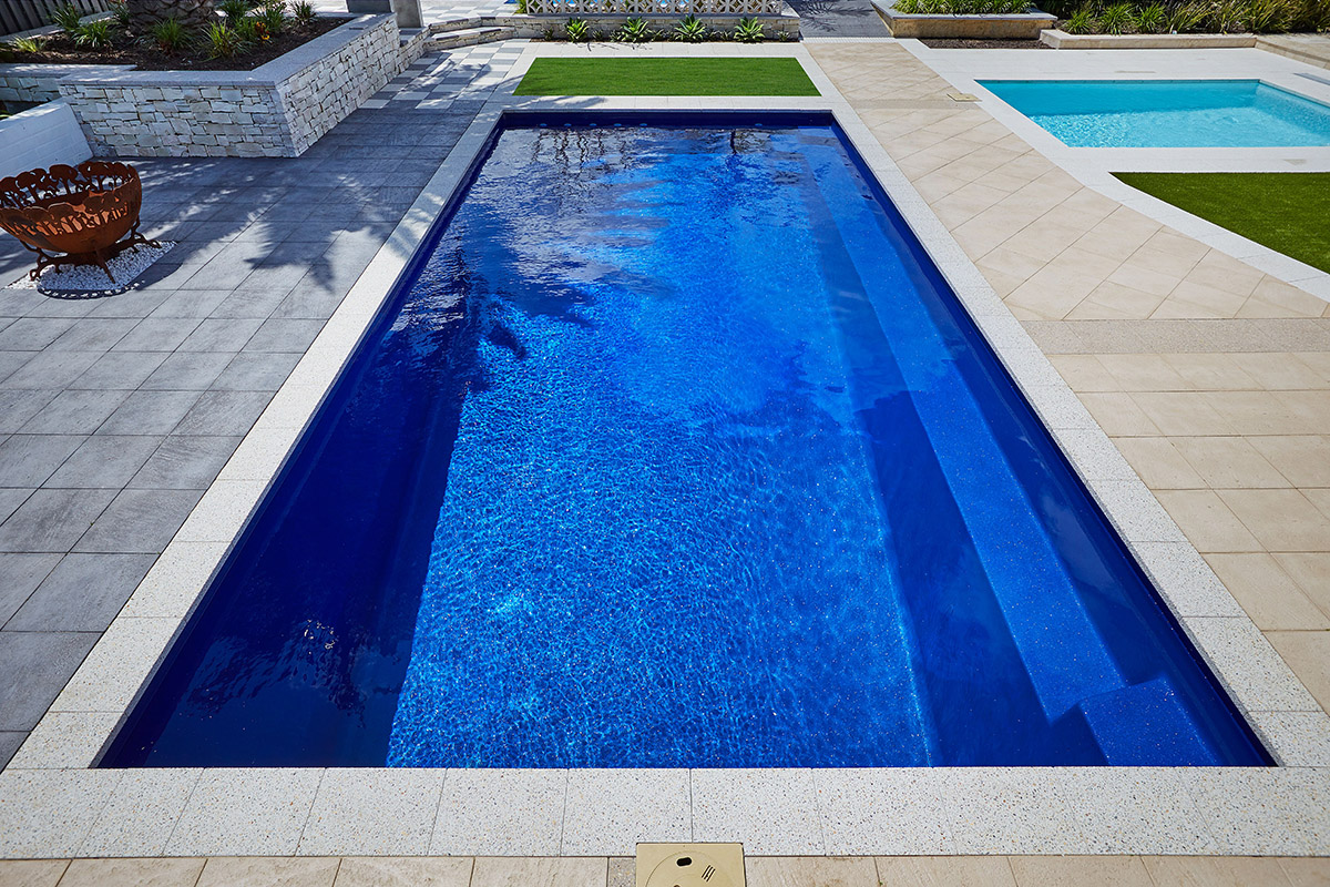 The Hampton 8m x 4m Swimming Pool