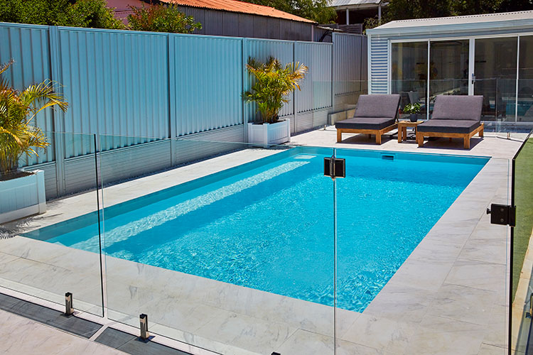 The Hampton 7m x 4m Swimming Pool