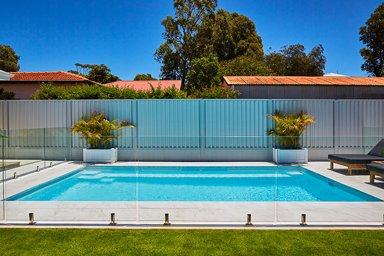 The Hampton 7m x 4m Swimming Pool