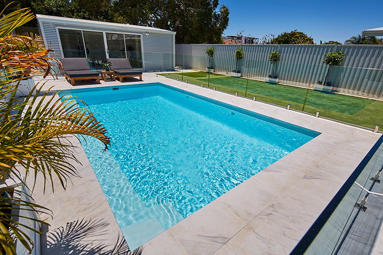 The Hampton 7m x 4m Swimming Pool