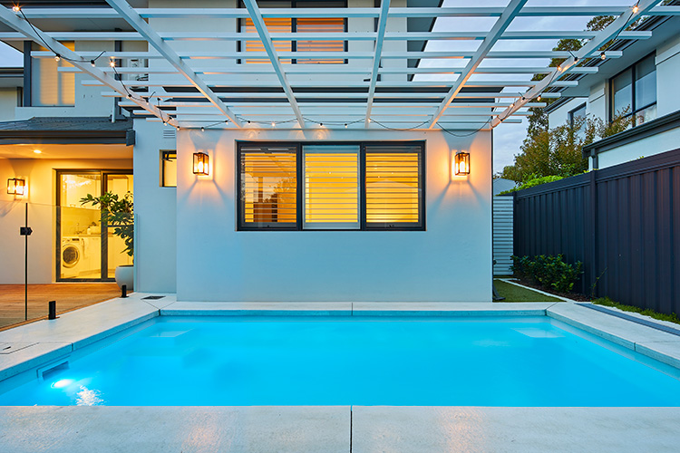 Stradbroke 7m x 2.5m Swimming Pool